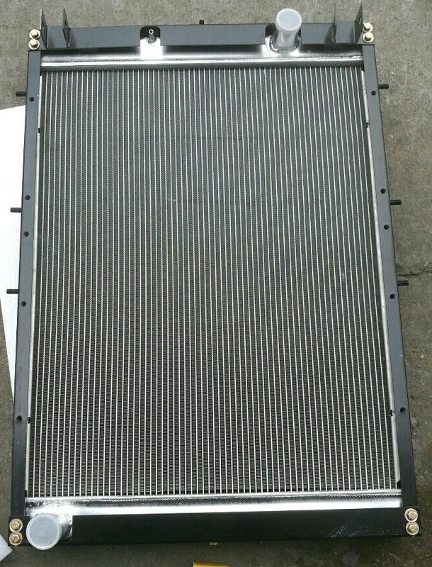 Yutong Bus Aftermarket Truck Radiators , 1301-00282 All Aluminum Radiator