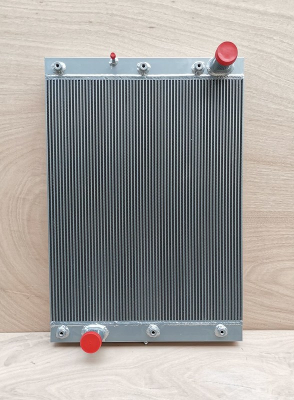 Yutong Bus Heavy Truck Radiator 04520 Aluminum Plate Fin Type